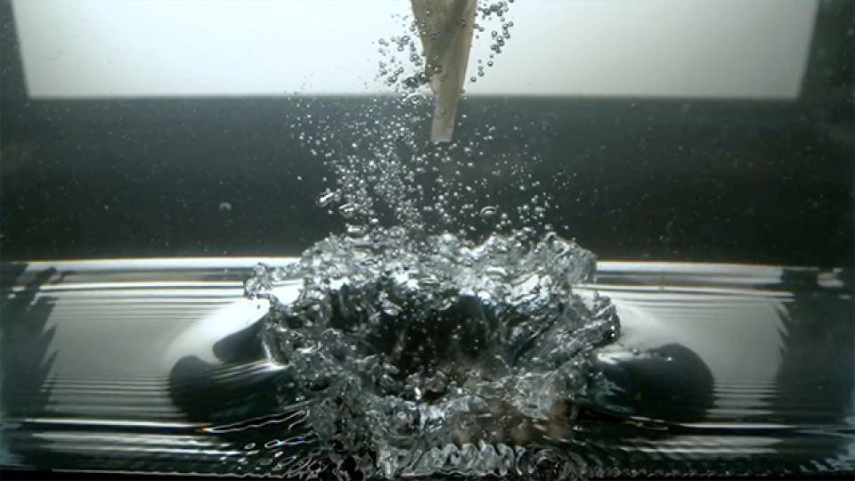 Water Balloon Explodes In Satisfying Underwater Slo Mo Rtm Rightthisminute