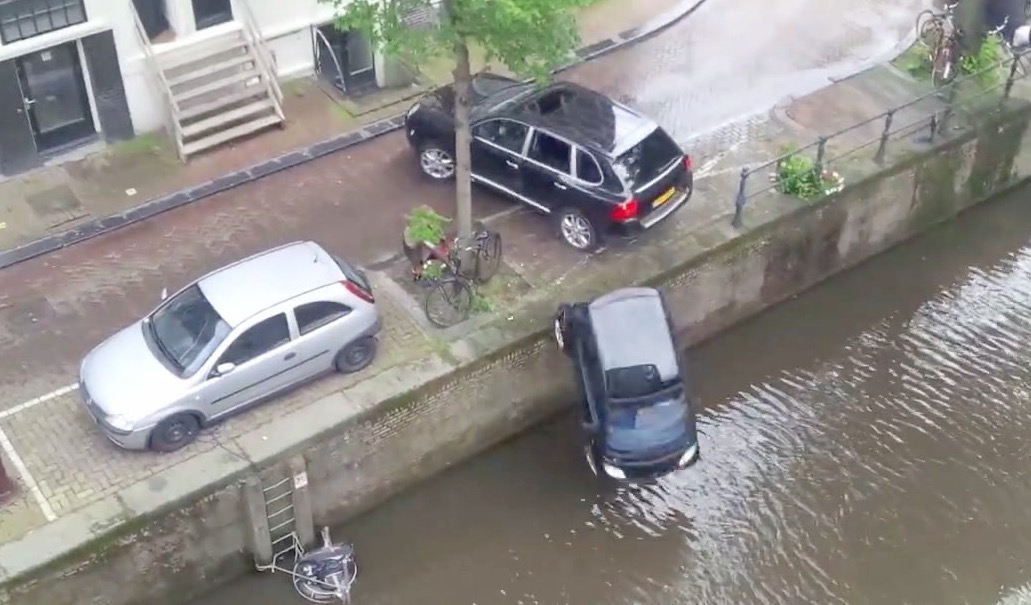 Find Out Why This Car Is Plunging Into The River Rtm Rightthisminute