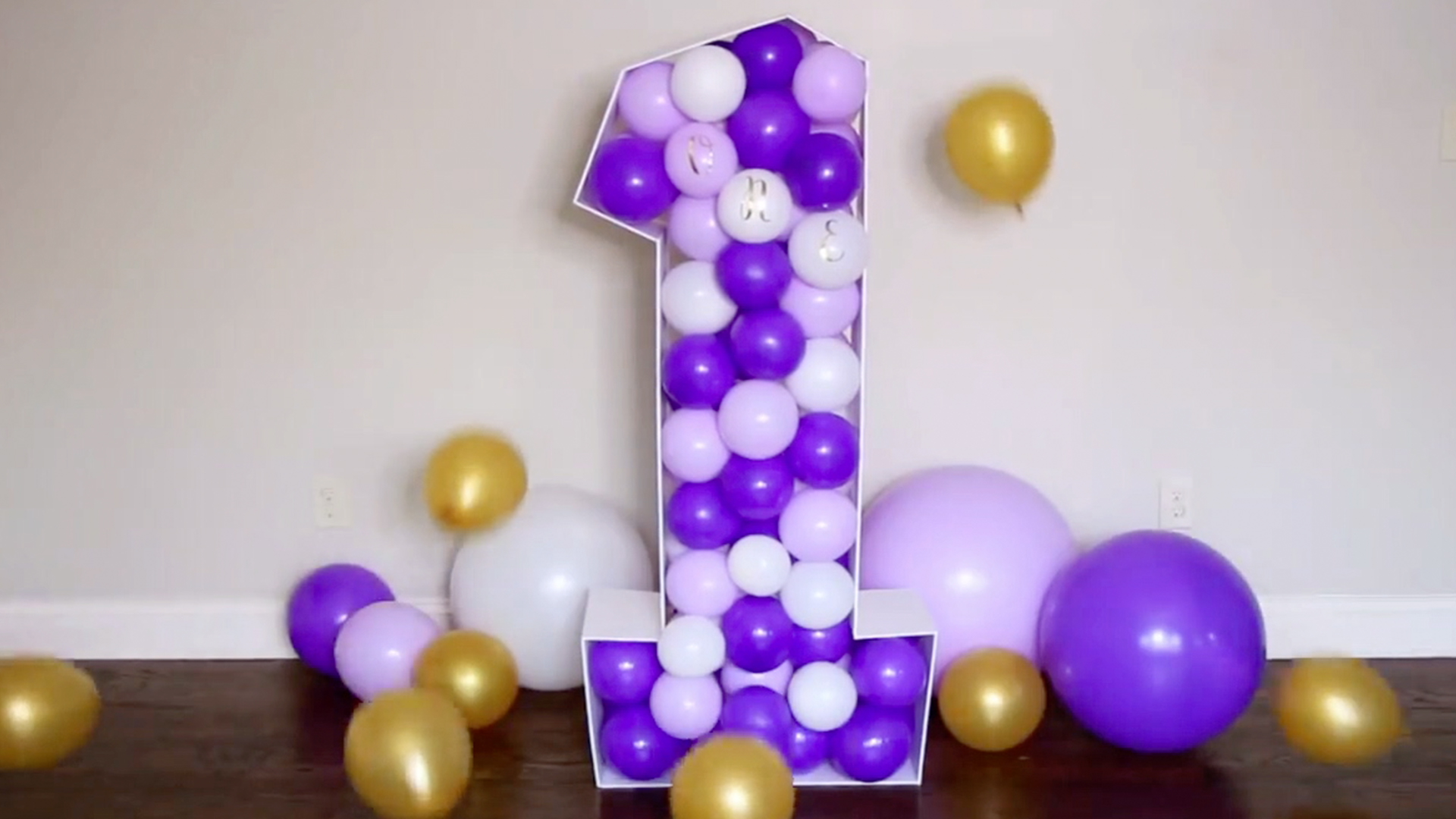 Giant Numbers Perfect For Birthday Decor | RTM - RightThisMinute